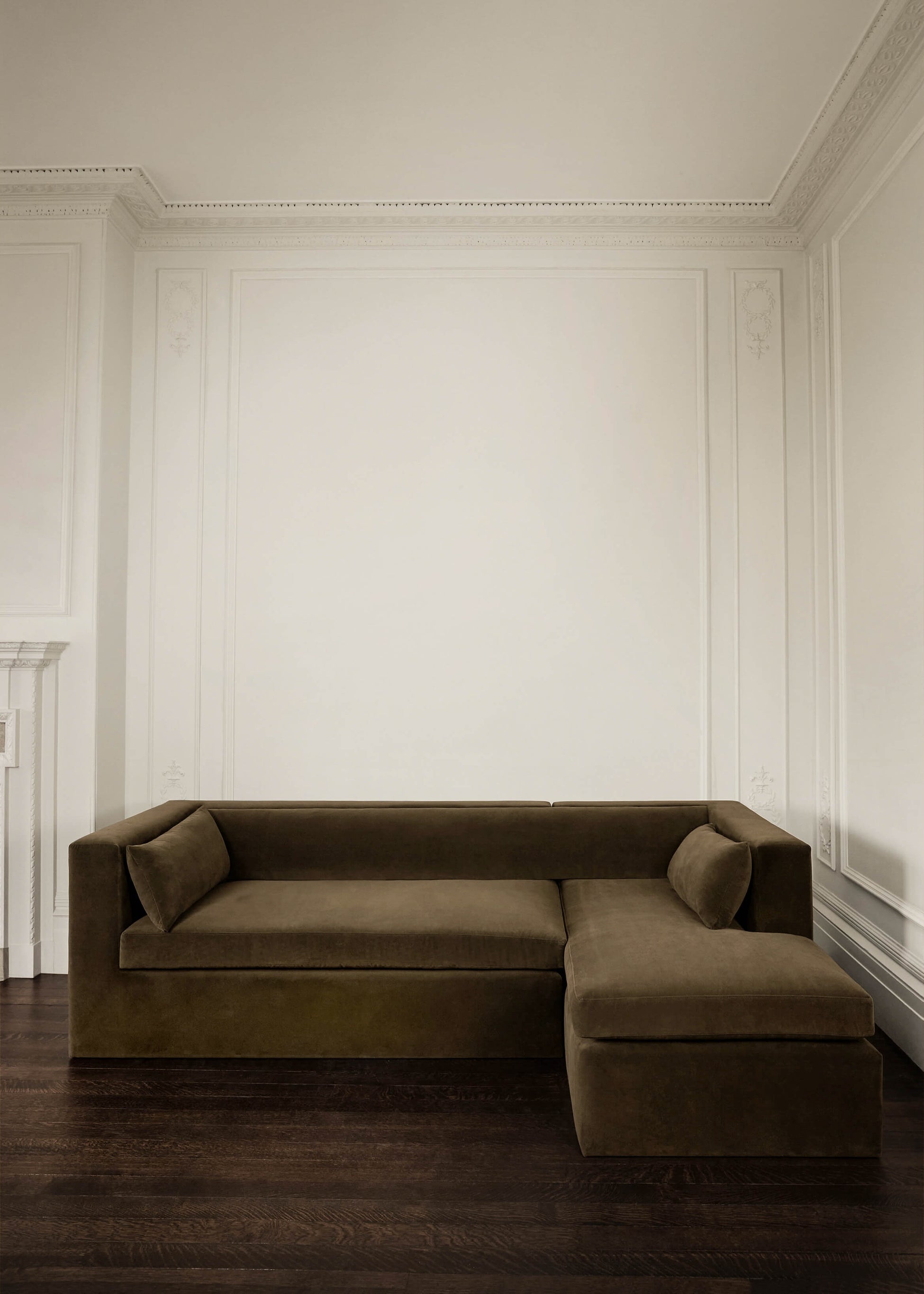 The Courtnell Sofa – Collection Seven Store